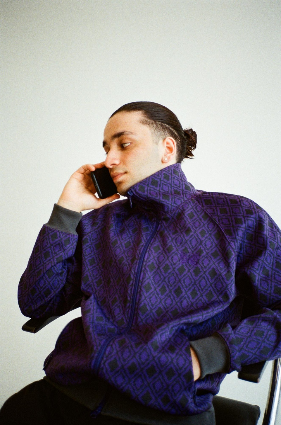 Nikan neu im Booking von Chimperator Live